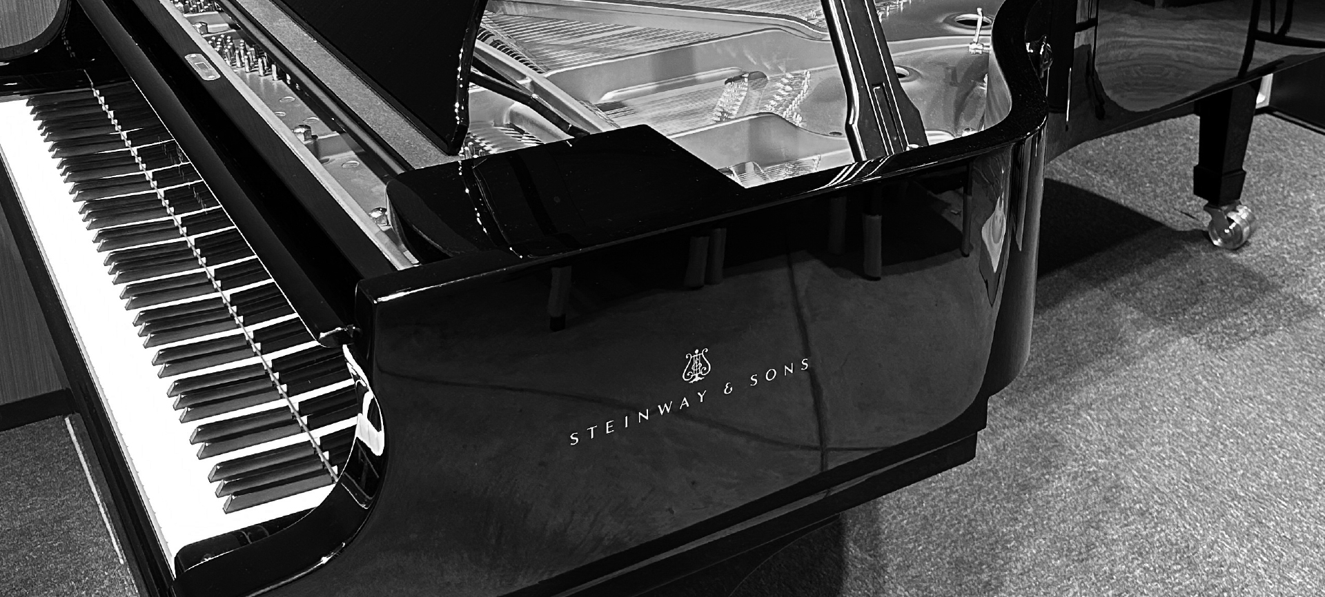 スタインウェイ レンタルルーム | Shadow Inc.